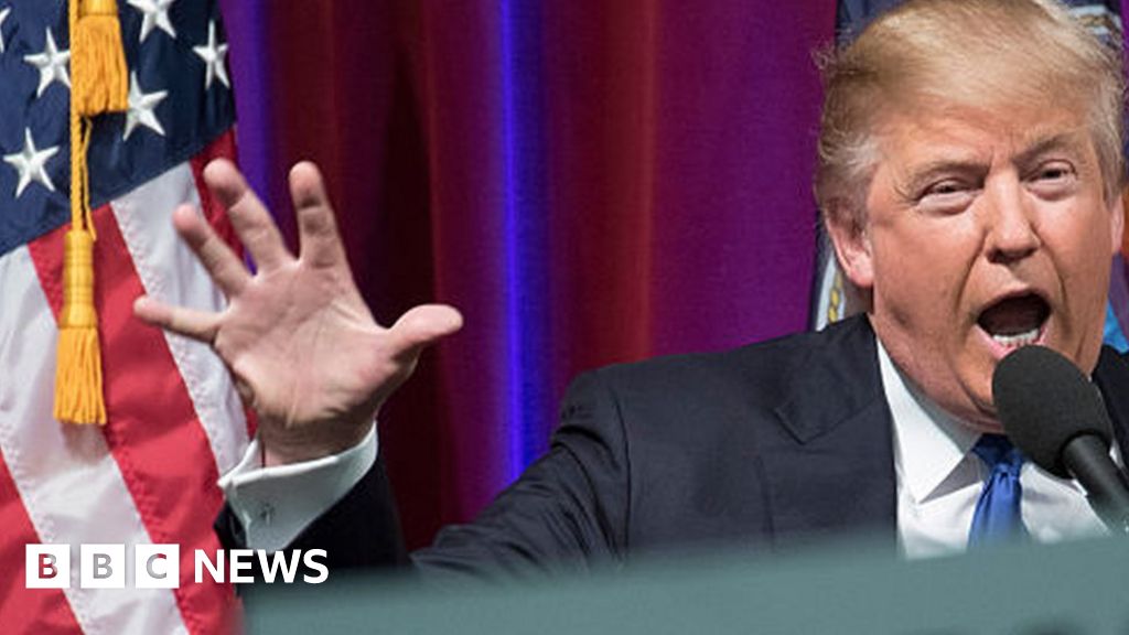 What Trump's hand gestures say about him - BBC News
