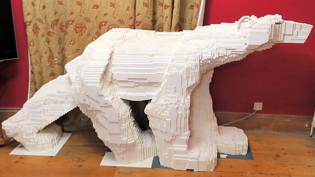 Giant Lego polar bear built by Huntingdon couple - BBC News