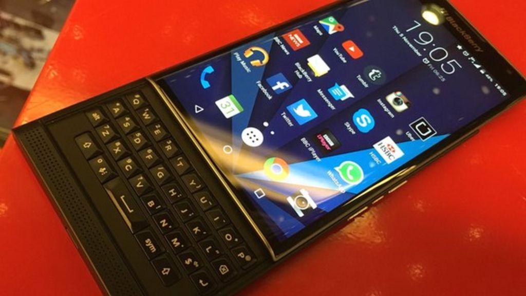 Blackberry to launch two Android phones - BBC News
