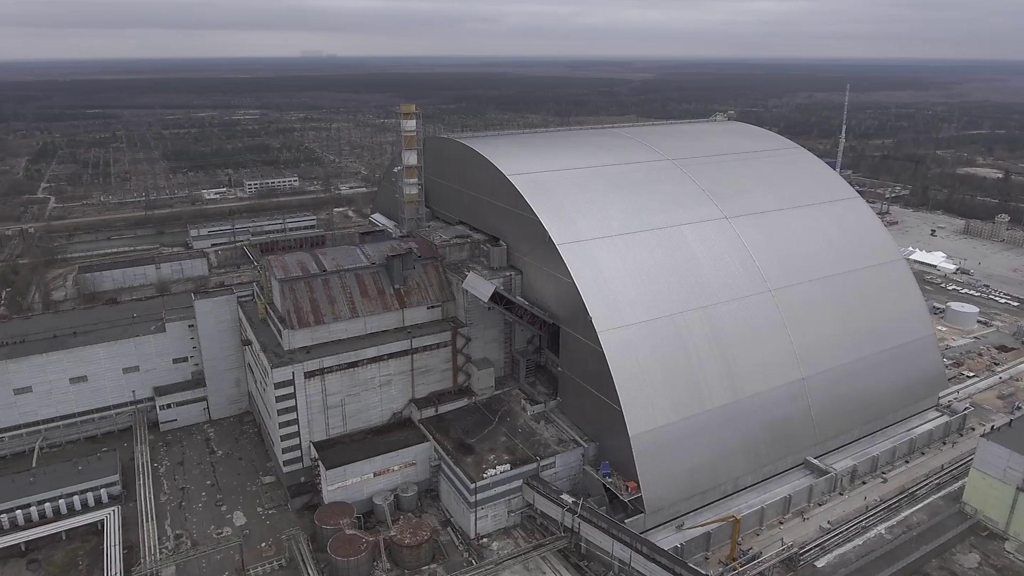 Chernobyl shield completion like 'closing a nuclear wound' - BBC News