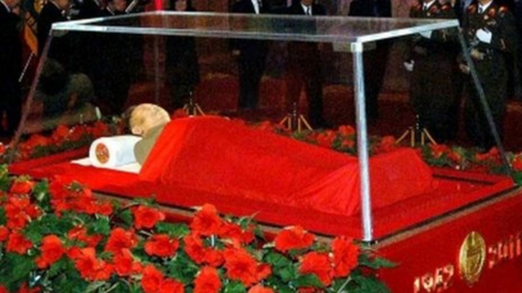 Who, What, Why: How do you embalm a leader? - BBC News