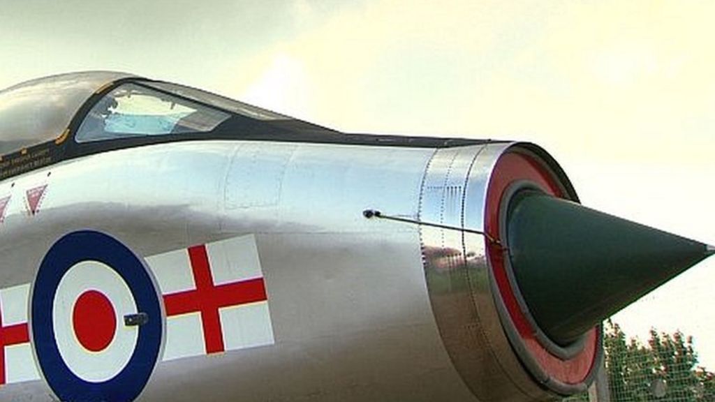 Dyson applies to install fighter plane at Wiltshire HQ - BBC News