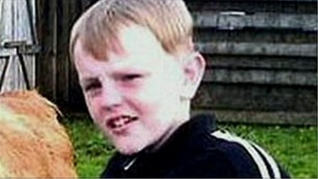 Boy's zip wire death: Bailey Sumner 'wrongly attached' - BBC News