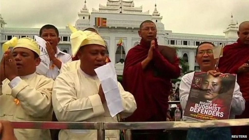 Buddhist monks protest against Time Magazine in central Rangoon - BBC News