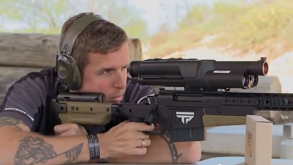 US Army tests TrackingPoint smart-rifle scopes - BBC News