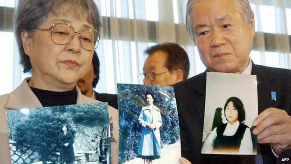 North Korea abductee: Japan parents meet grand-daughter - BBC News
