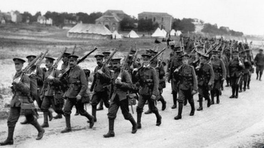 Call to join special WW1 service at Edinburgh Castle - BBC News