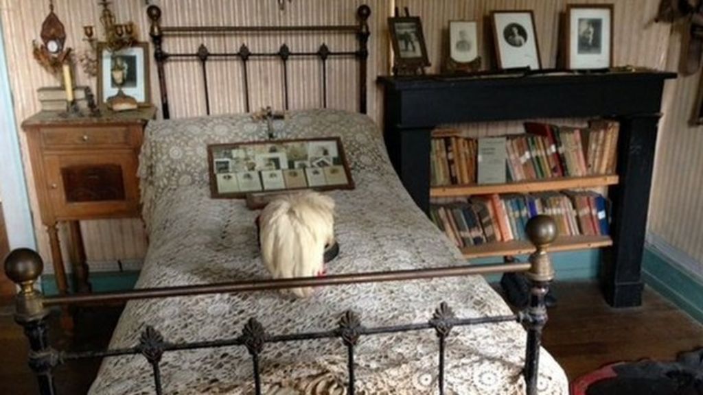 French World War One bedroom of soldier who never returned - BBC News