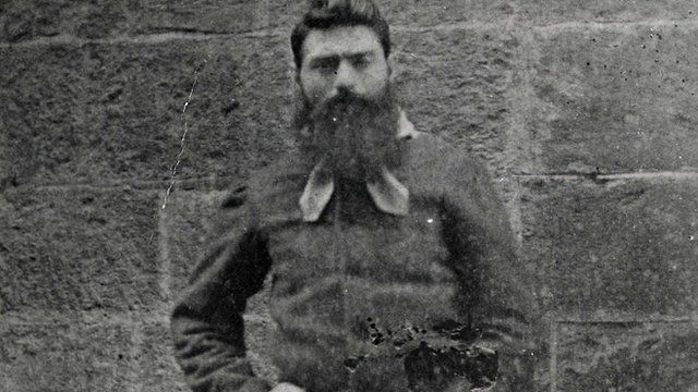 Australian outlaw Ned Kelly's bones returned to family - BBC News